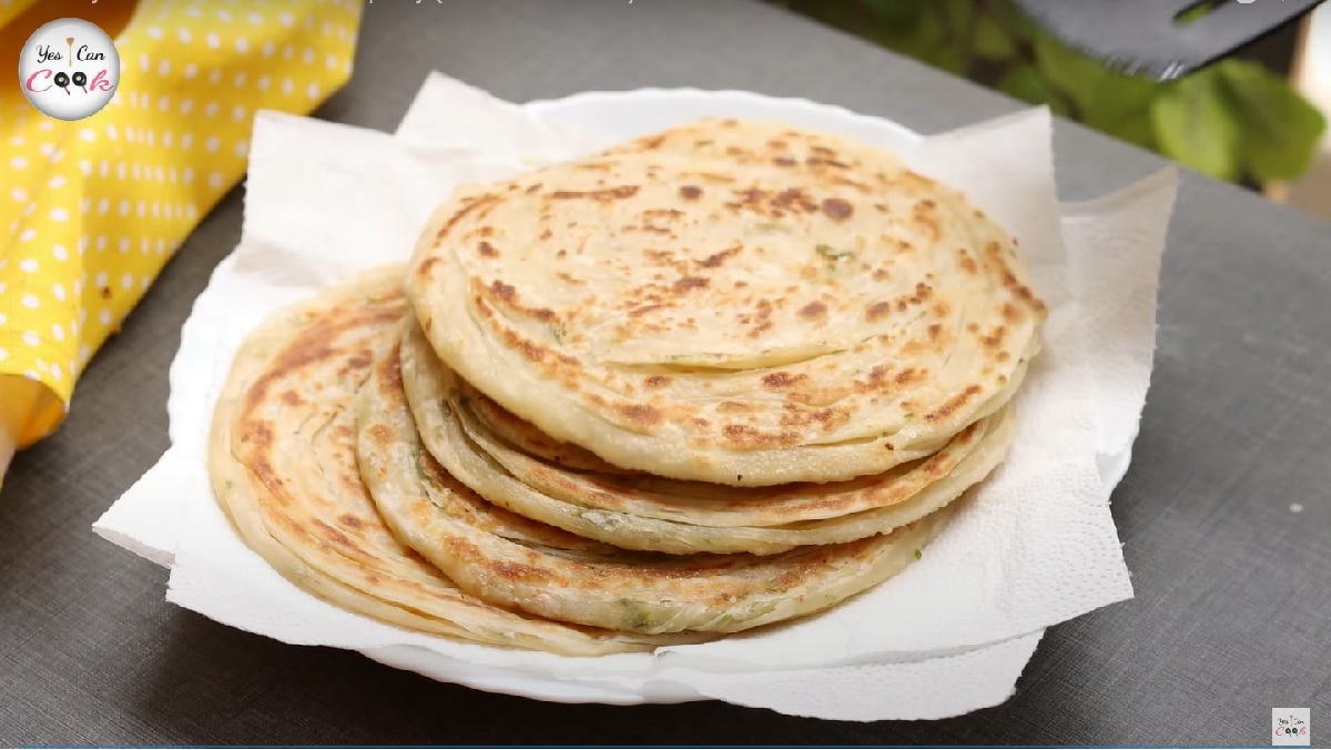 Multilayered Garlic Paratha Recipe - YesICanCook